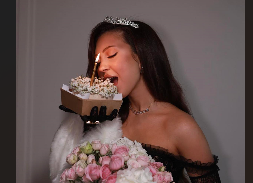 (FOTO-VIDEO) „Regina Londrei baby Niki și hitul de ziua ei”: Nicoleta ...