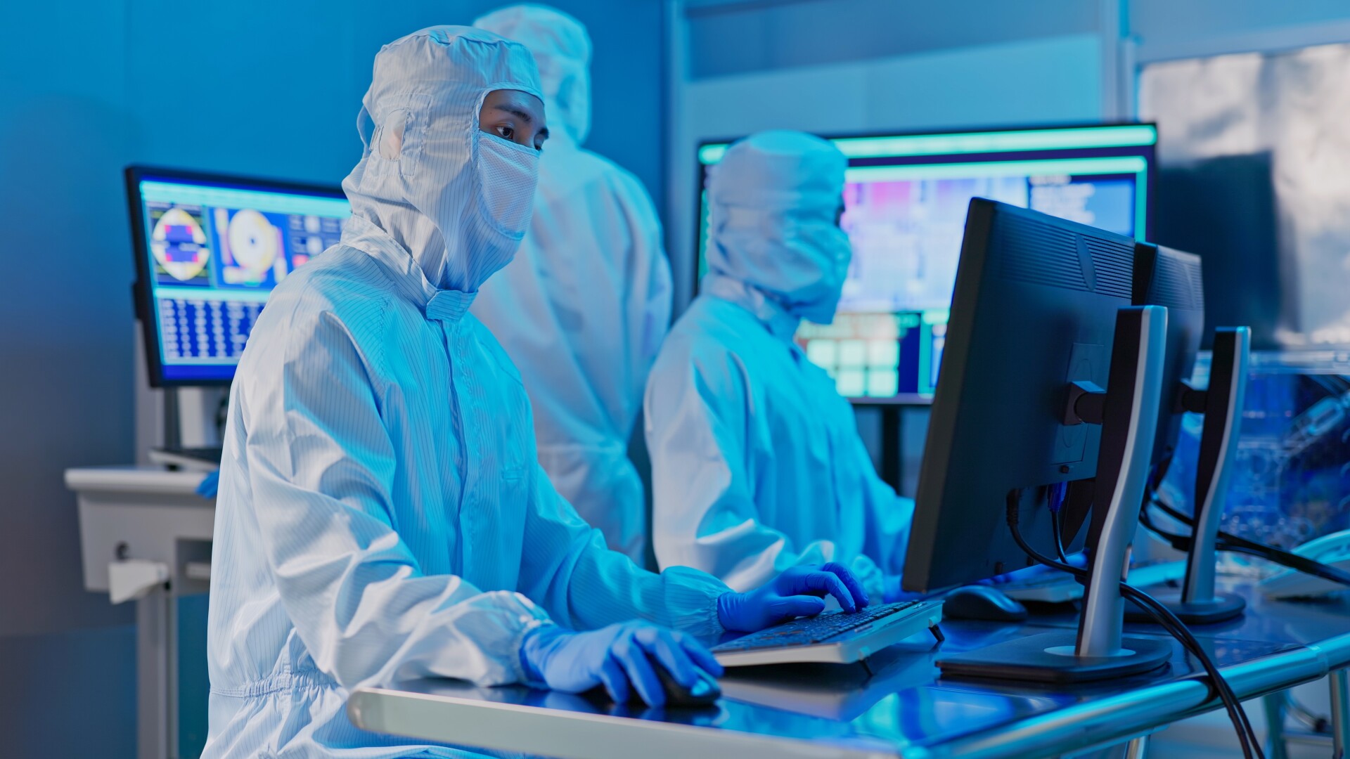 Un pacient cu Parkinson și-a recăpătat mirosul după ce i s-au implantat ...